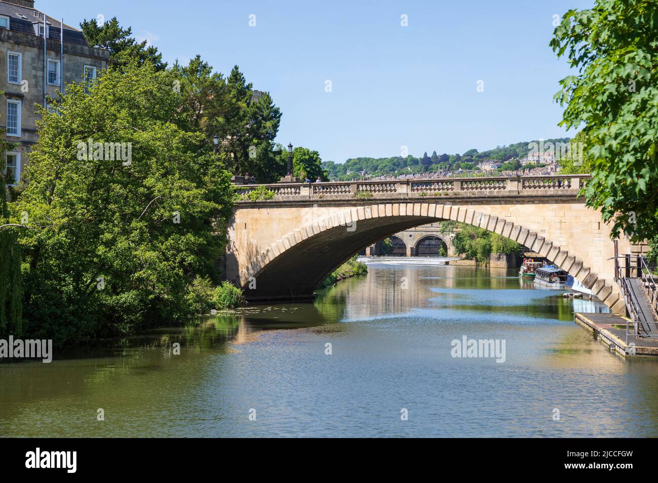 North Parade Bridge with historic buildings on the left, Bath, Somerset ...