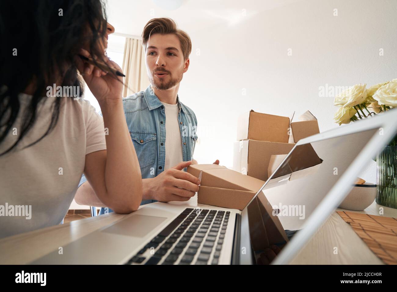 Preparing for shipment hi-res stock photography and images - Alamy