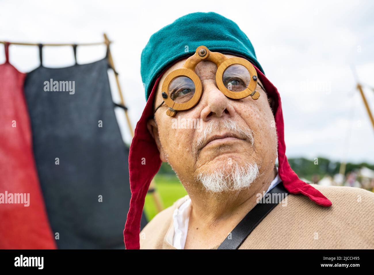 London, UK. 12 June 2022. Mike Abbey, a re-enactor wearing medieval ...