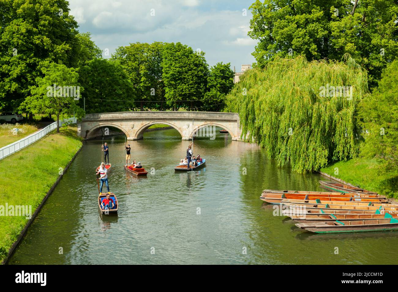Trinity Bridge over river Cam in Cambridge, England Stock Photo - Alamy