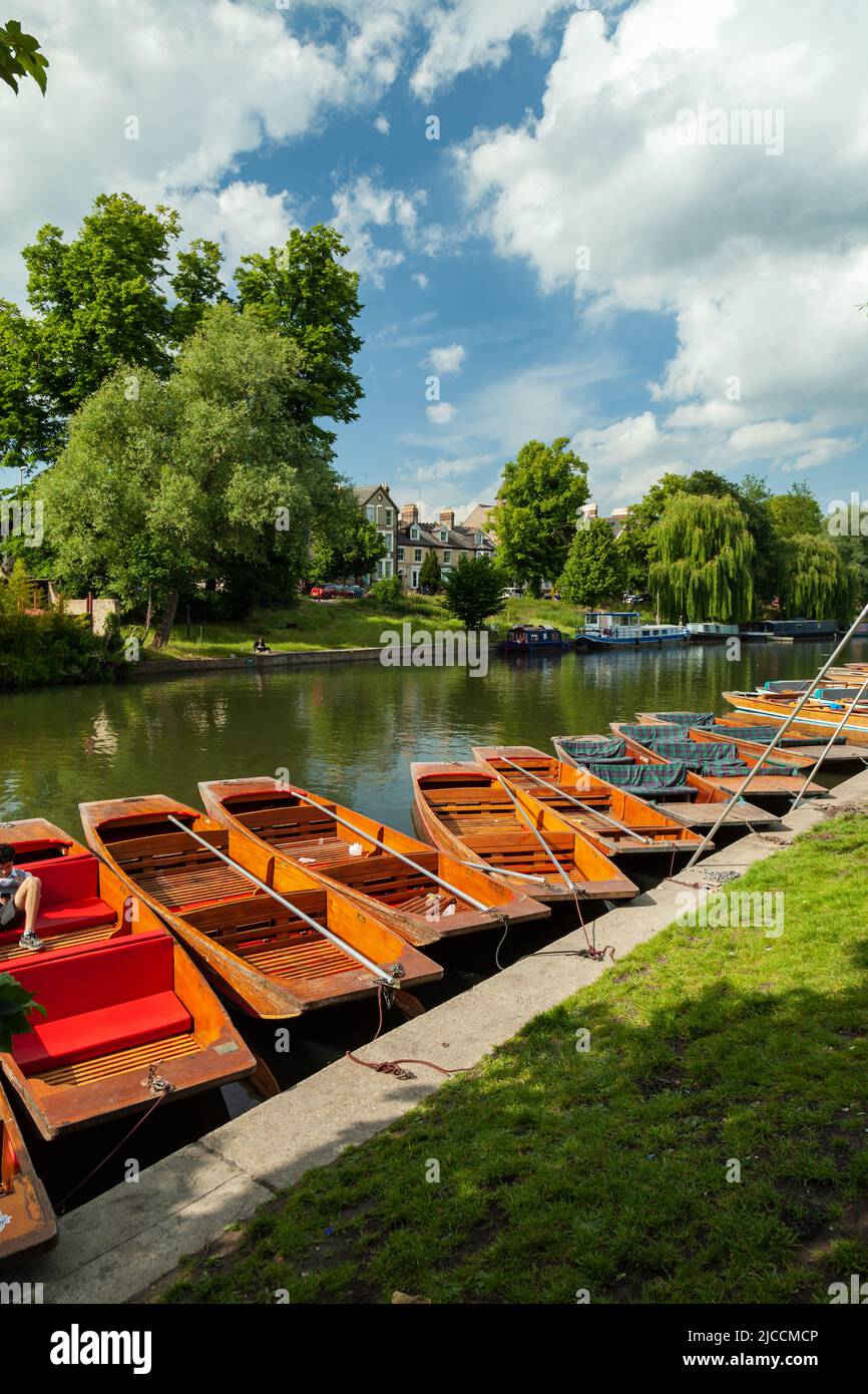 Cambridge boats hi-res stock photography and images - Alamy