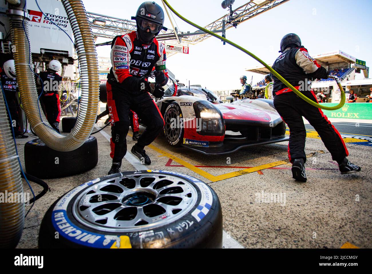 Le Mans, France. 12th June, 2022. 08 BUEMI Sébastien (swi), HARTLEY ...