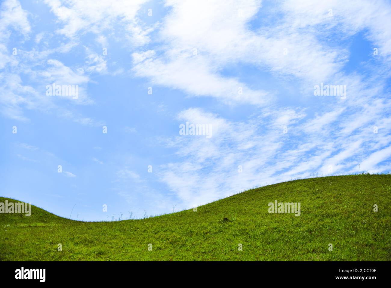 Cloud grass hi-res stock photography and images - Alamy