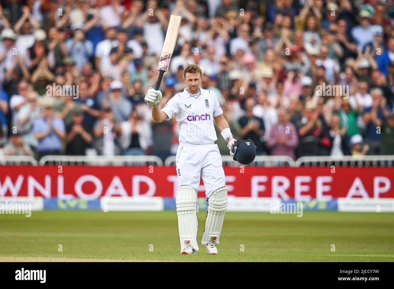 100 runs hi-res stock photography and images - Alamy