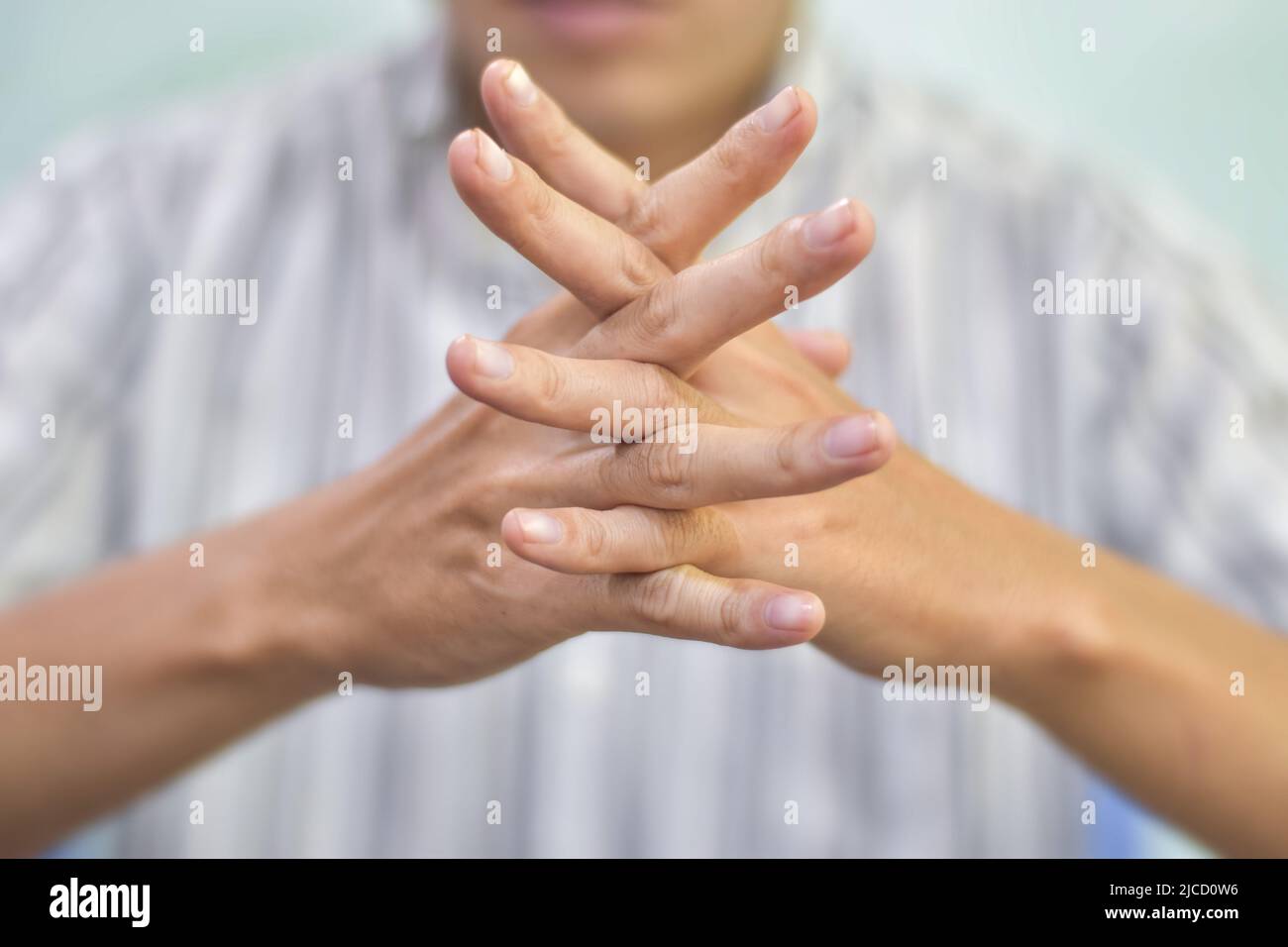 Hand of Southeast Asian elder man. Concept of rheumatoid arthritis ...