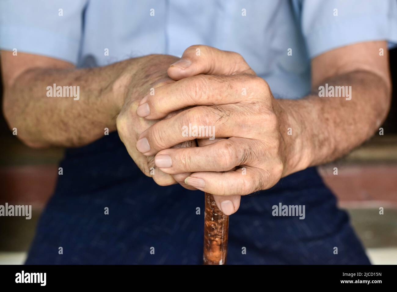 Hand of Southeast Asian elder man. Concept of rheumatoid arthritis ...