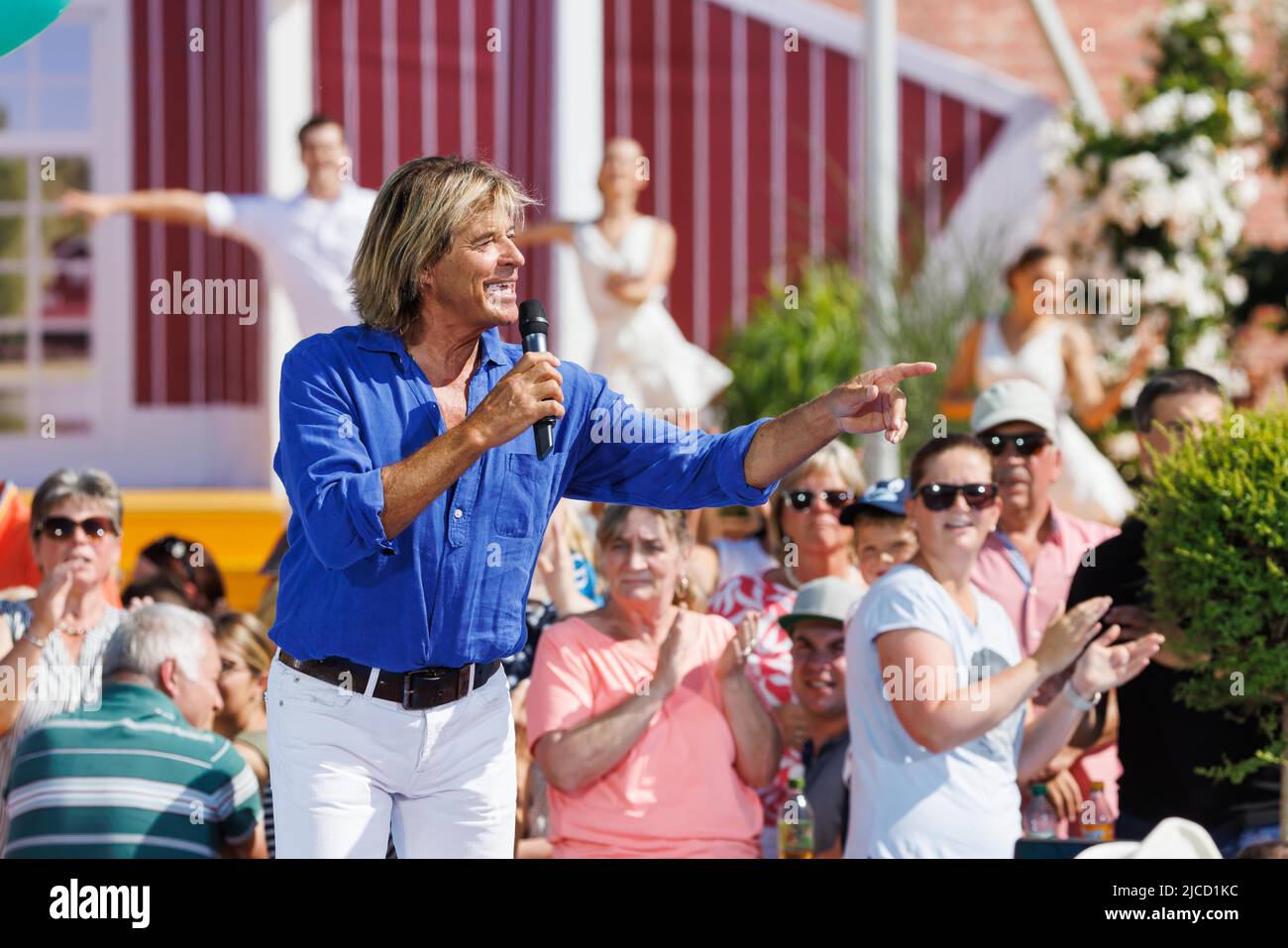 12 June 2022, Baden-Wuerttemberg, Rust: Singer Hansi Hinterseer is on stage during the live ...
