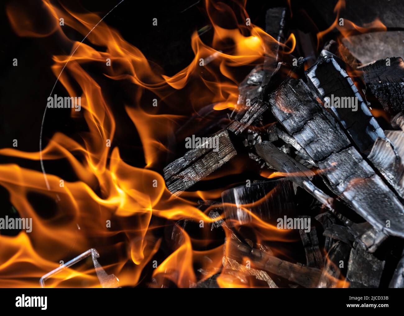 12 June 2022, Baden-Wuerttemberg, Rottweil: Fire raging in a charcoal ...