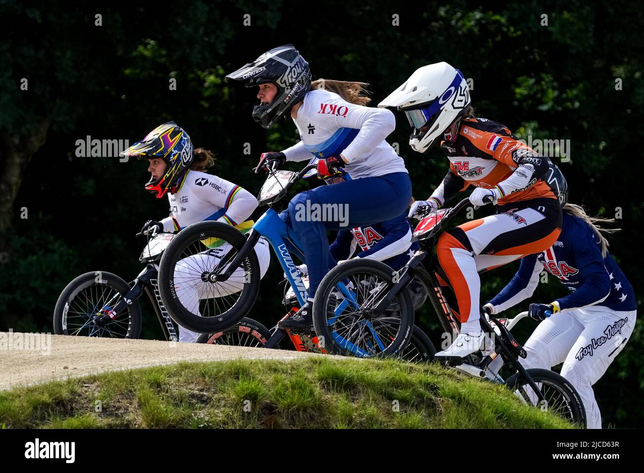 ARNHEM, NETHERLANDS - JUNE 12: Bethany Shriever of Great Britain, Zoe ...