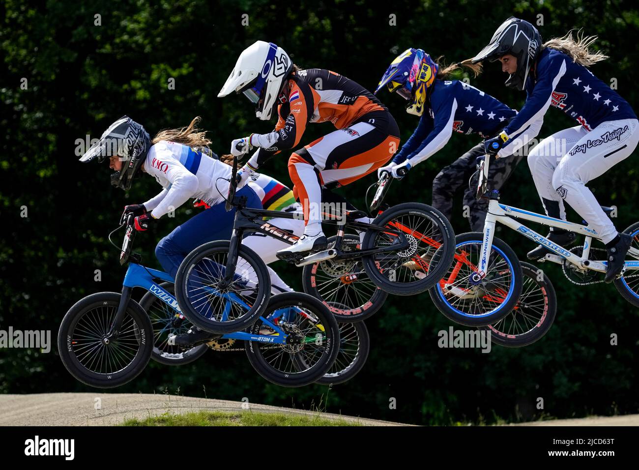 ARNHEM, NETHERLANDS - JUNE 12: Bethany Shriever of Great Britain, Zoe ...