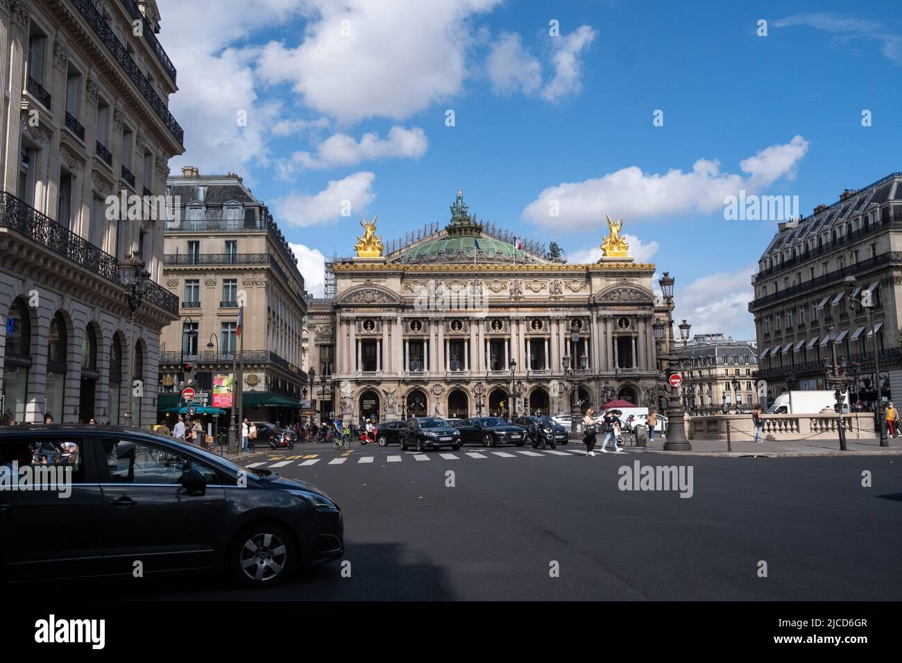 Daily life. Buildings and architecture of Paris. France Stock Photo - Alamy