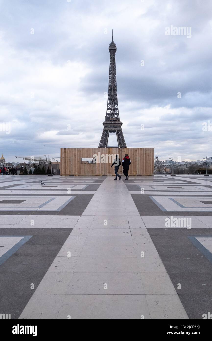Daily life. Buildings and architecture of Paris. France Stock Photo - Alamy