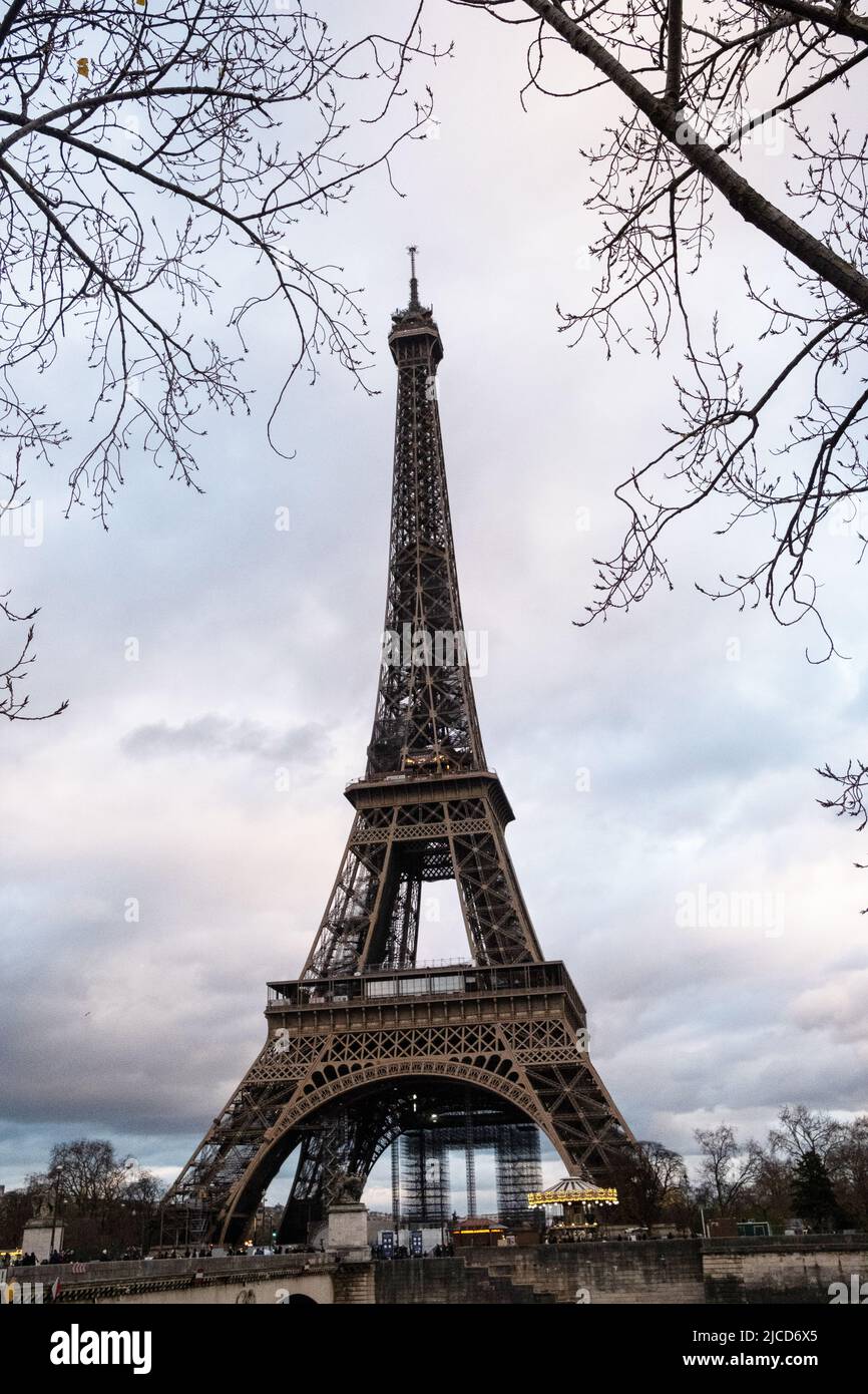 Daily life. Buildings and architecture of Paris. France Stock Photo - Alamy