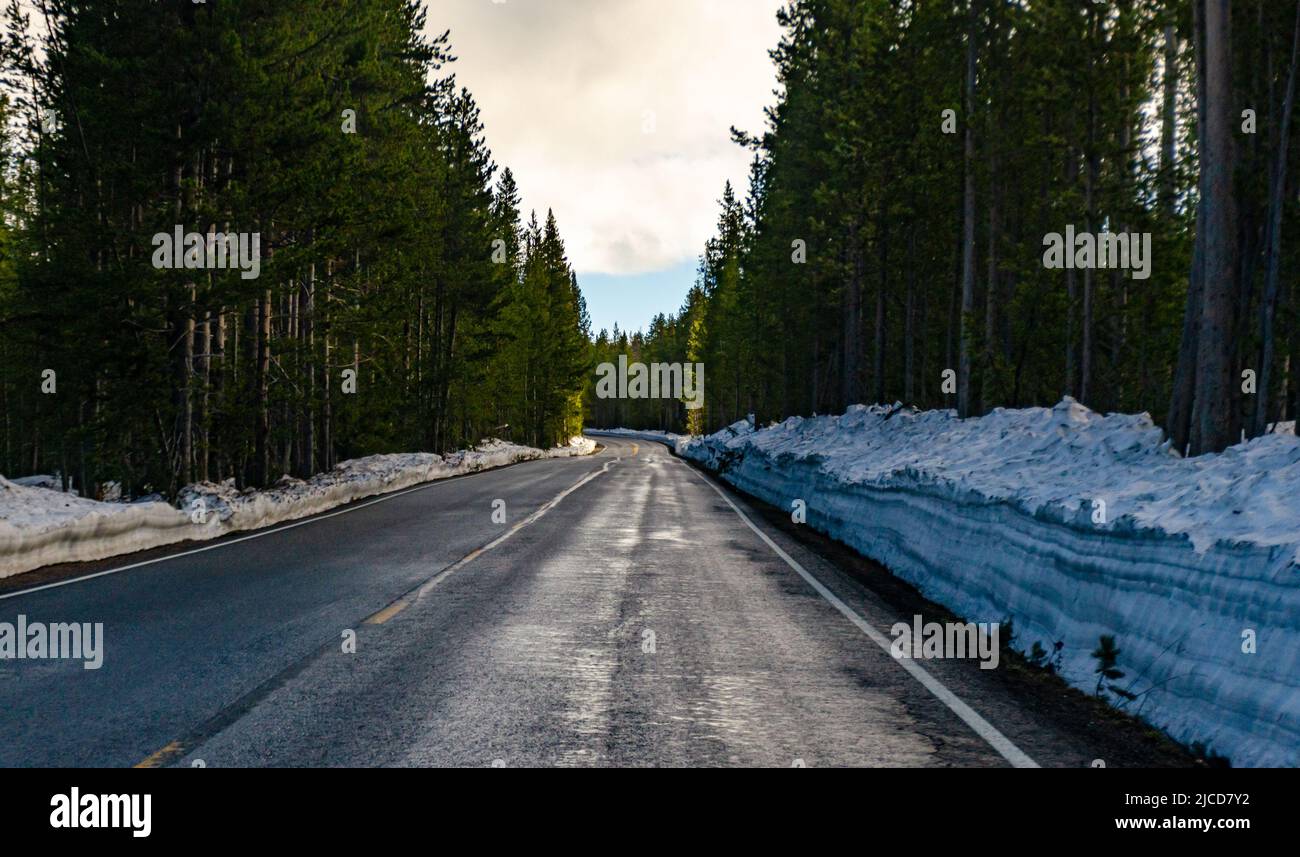 Asphalt road to Yellowstone National Park cleared of snow in early ...