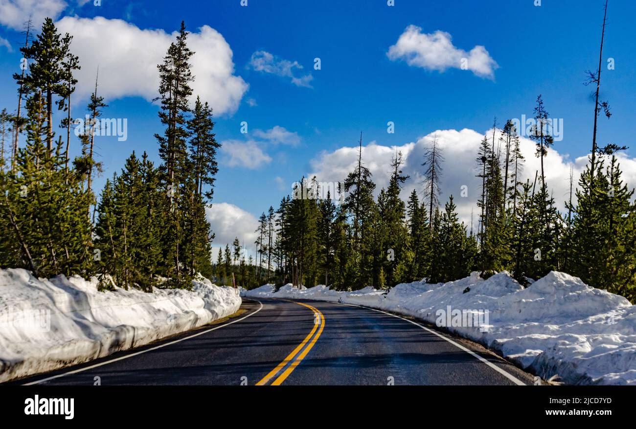 Asphalt road to Yellowstone National Park cleared of snow in early ...