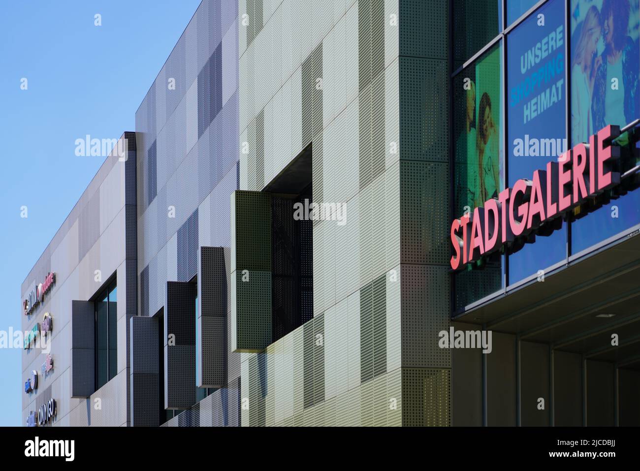 Multi storey shopping mall hi-res stock photography and images - Alamy