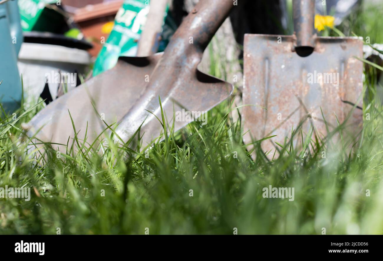 Two shovels hi-res stock photography and images - Alamy