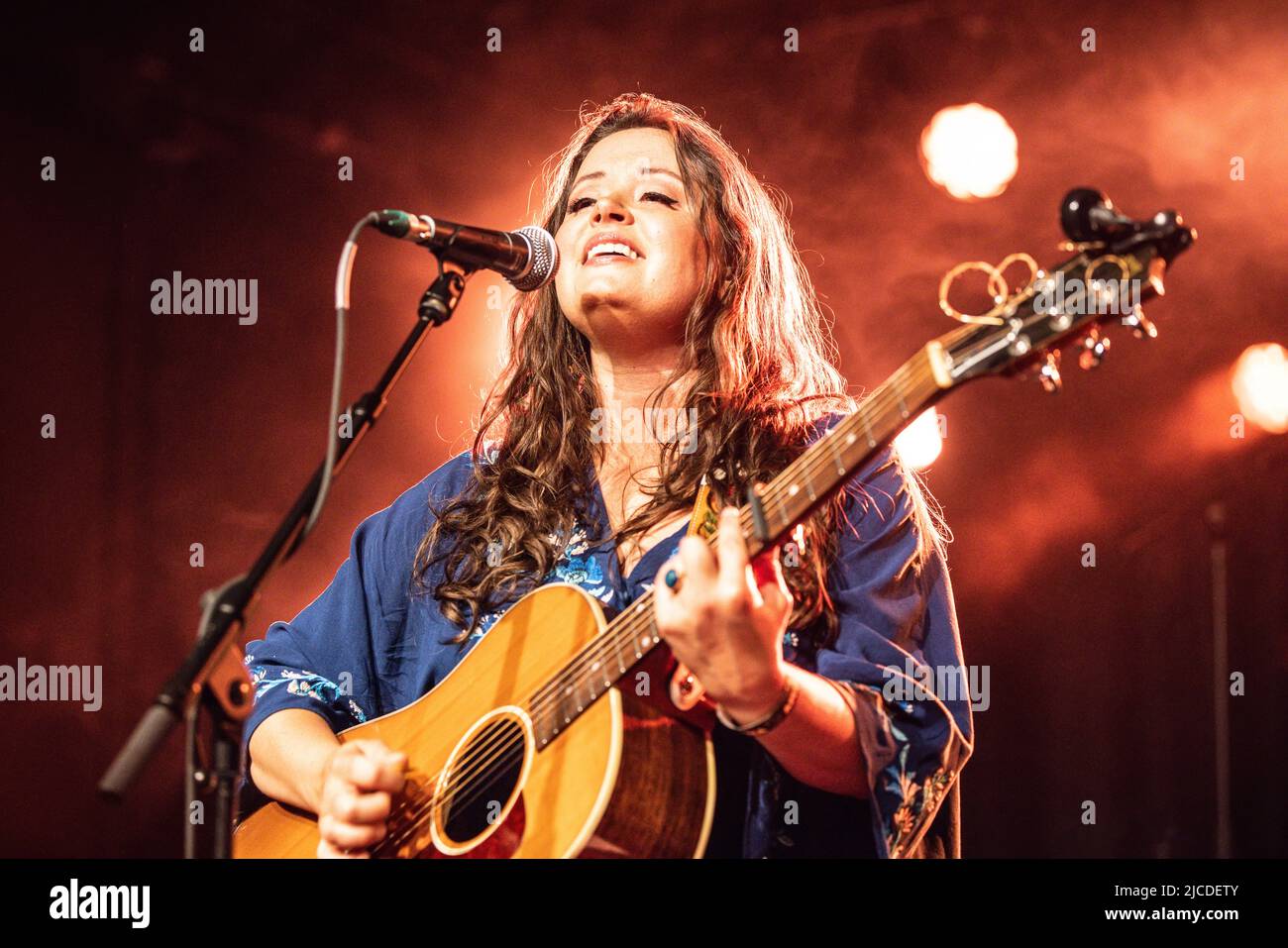 Emily scott robinson singer hi-res stock photography and images - Alamy