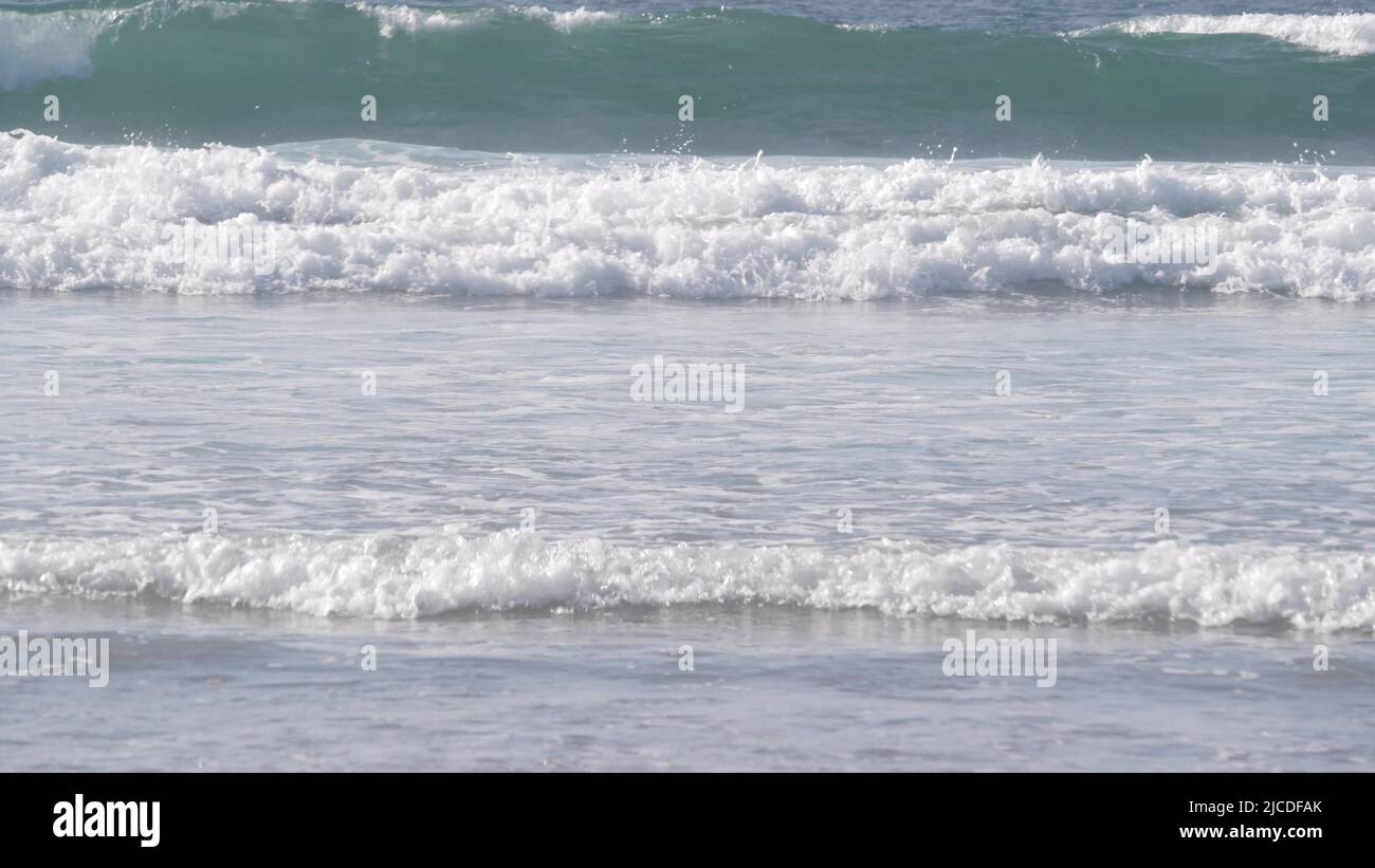 Cinemagraph waves crashing on beach hi-res stock photography and images ...
