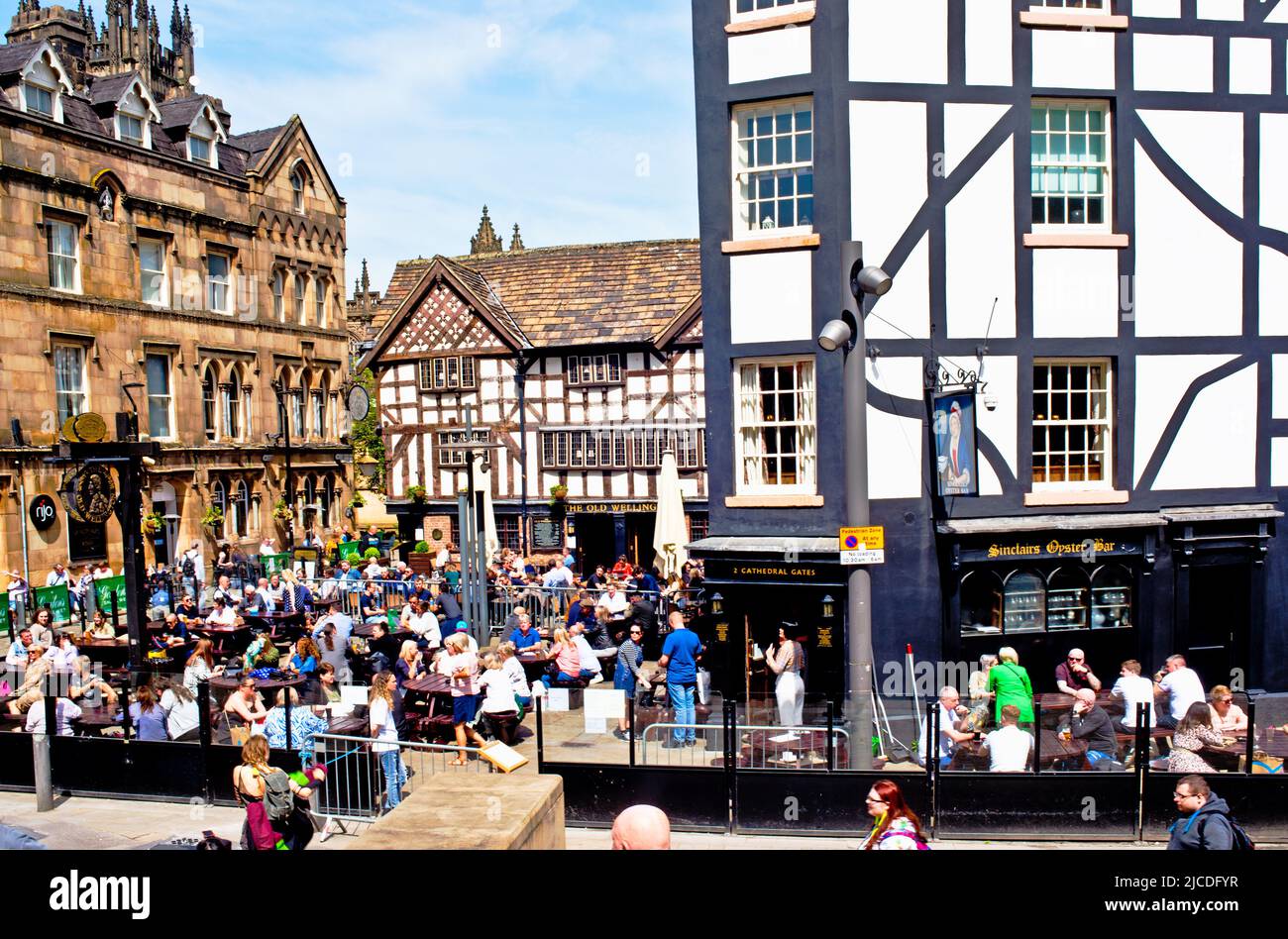 Sinclairs Oyster Bar and the Old Wellington, Exchange Square ...