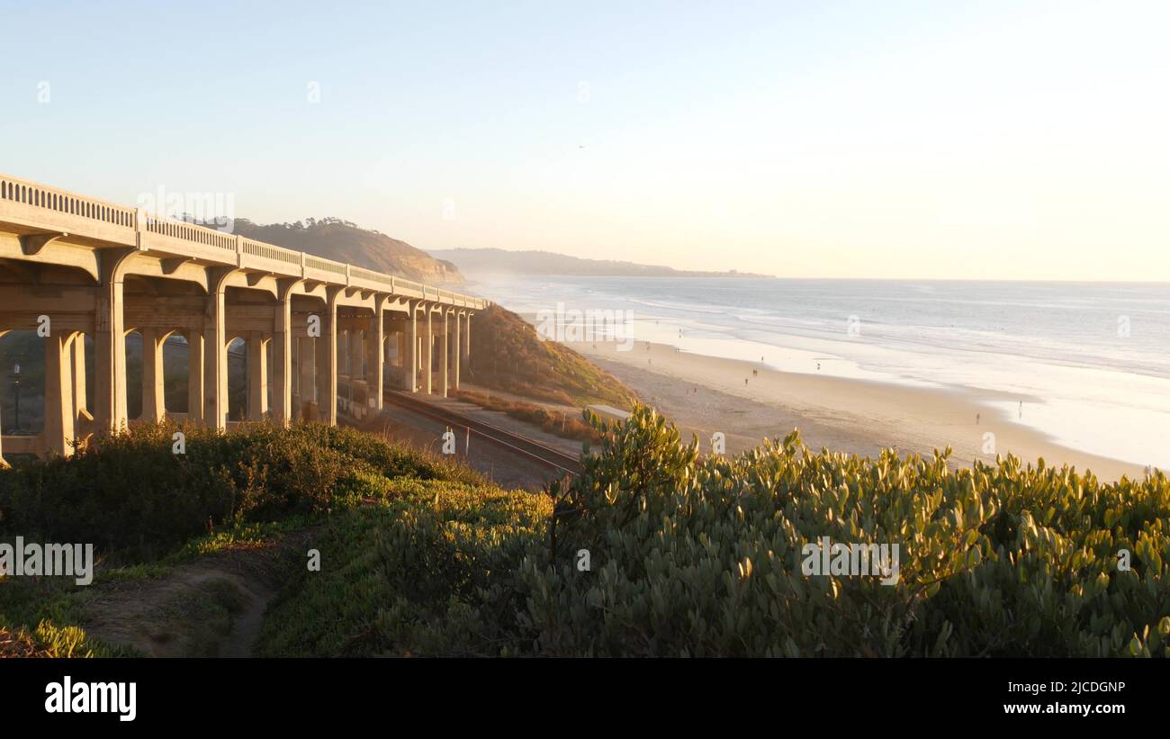 Torrey pines state beach bridge hi-res stock photography and images - Alamy