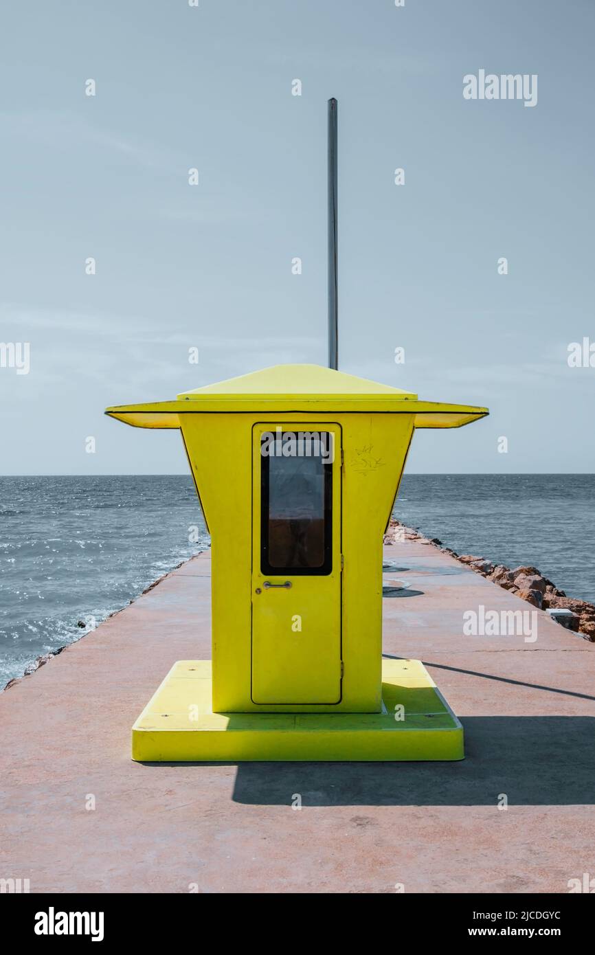 Lifeguards cabin hi-res stock photography and images - Alamy
