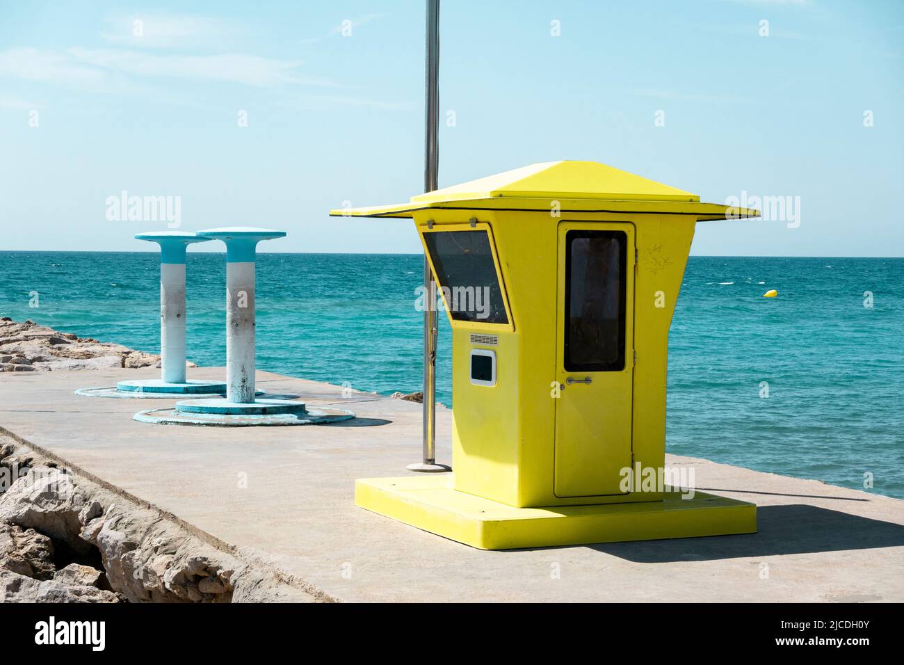 Lifeguard booth beach hi-res stock photography and images - Alamy