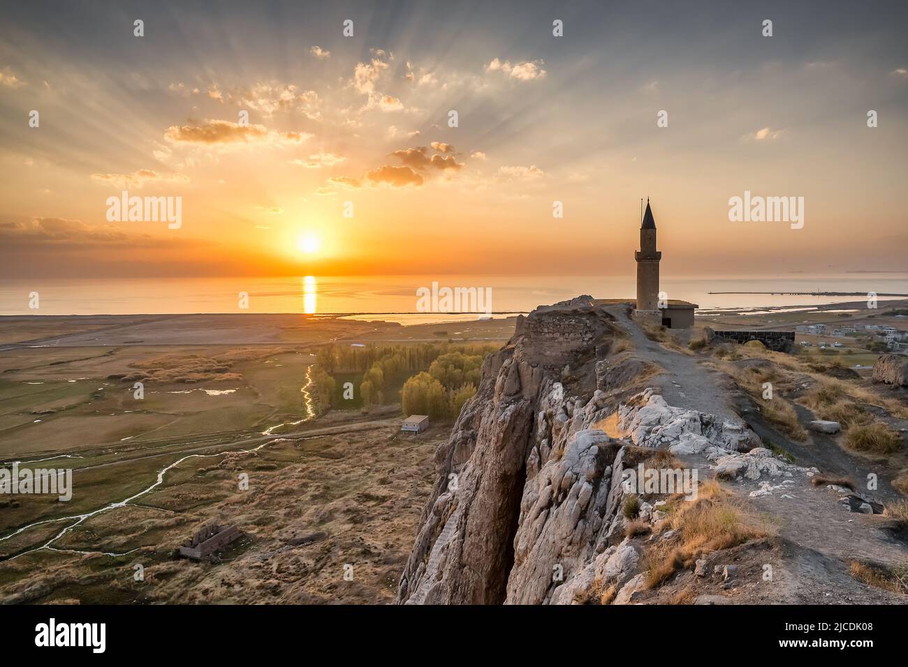 Lake van castle hi-res stock photography and images - Alamy