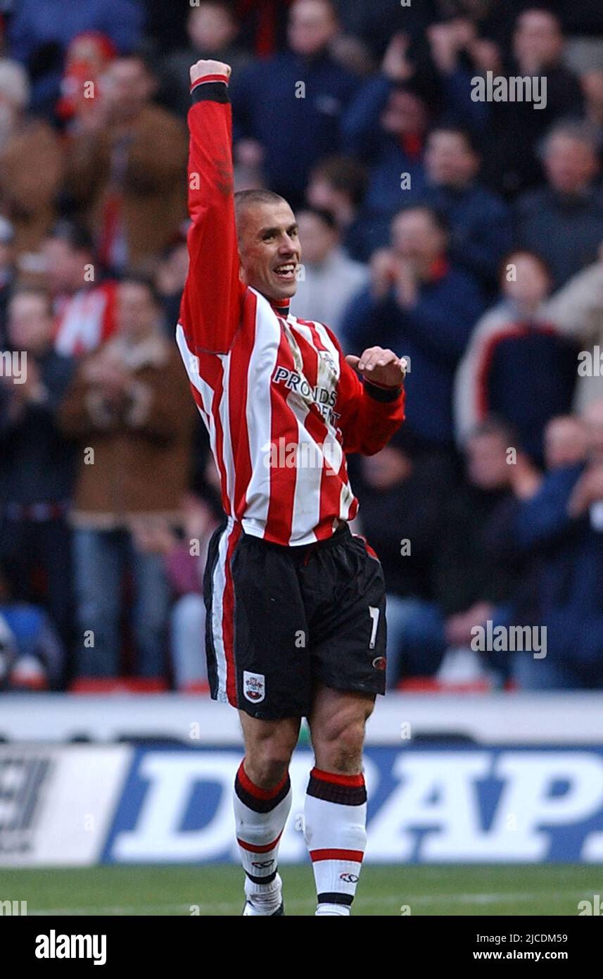 SOUTHAMPTON V LEEDS 17-01-04 KEVIN PHILLIPS CELEBRATES HIS GOAL PIC ...