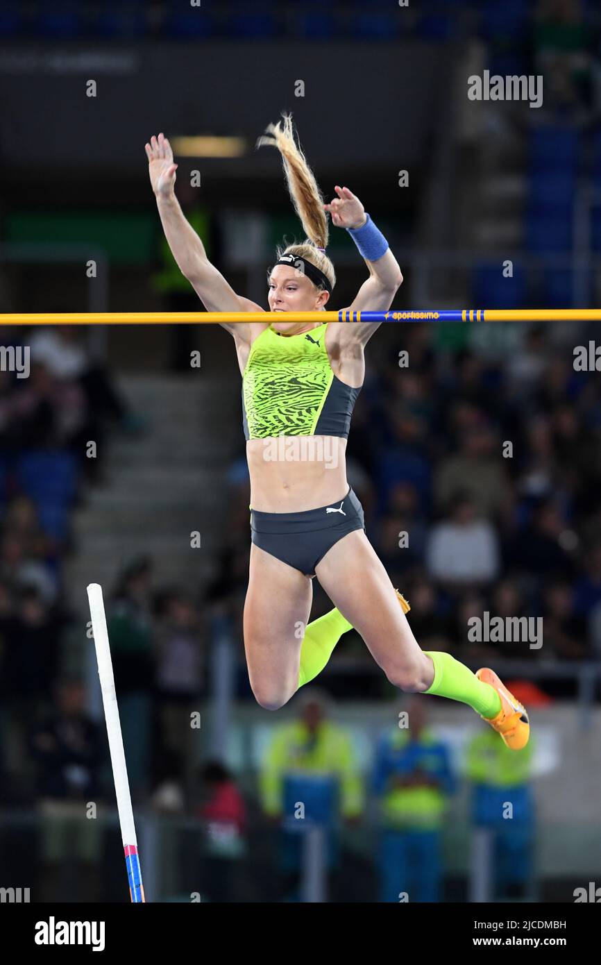 Sandi Morris (USA) wins the women's pole vault at 15-9 1/4 (4.81m ...