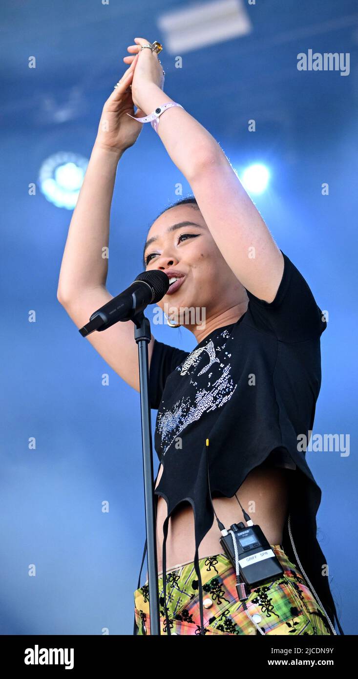 Griff singer hi-res stock photography and images - Alamy