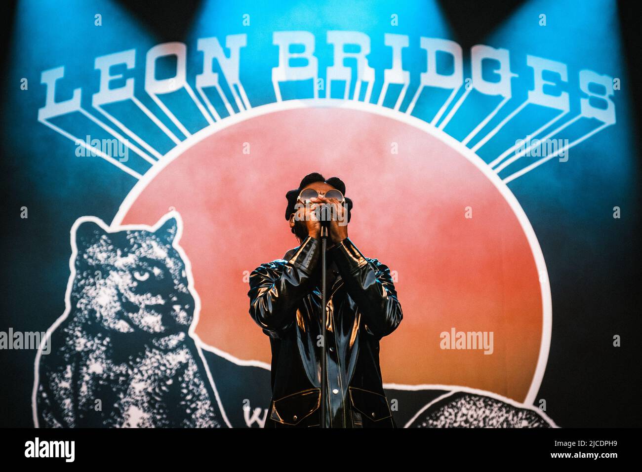 Leon bridges 2022 hi-res stock photography and images - Alamy