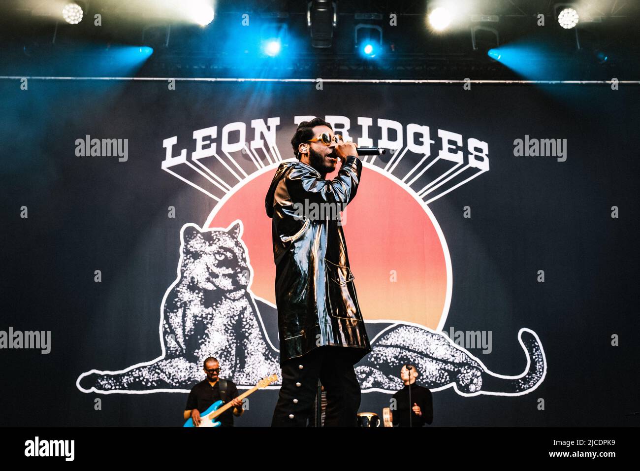 Leon bridges 2022 hi-res stock photography and images - Alamy