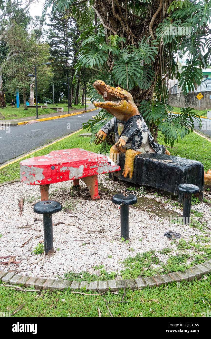 Unusual sculpture on the San Pedro campus of the University of Costa ...
