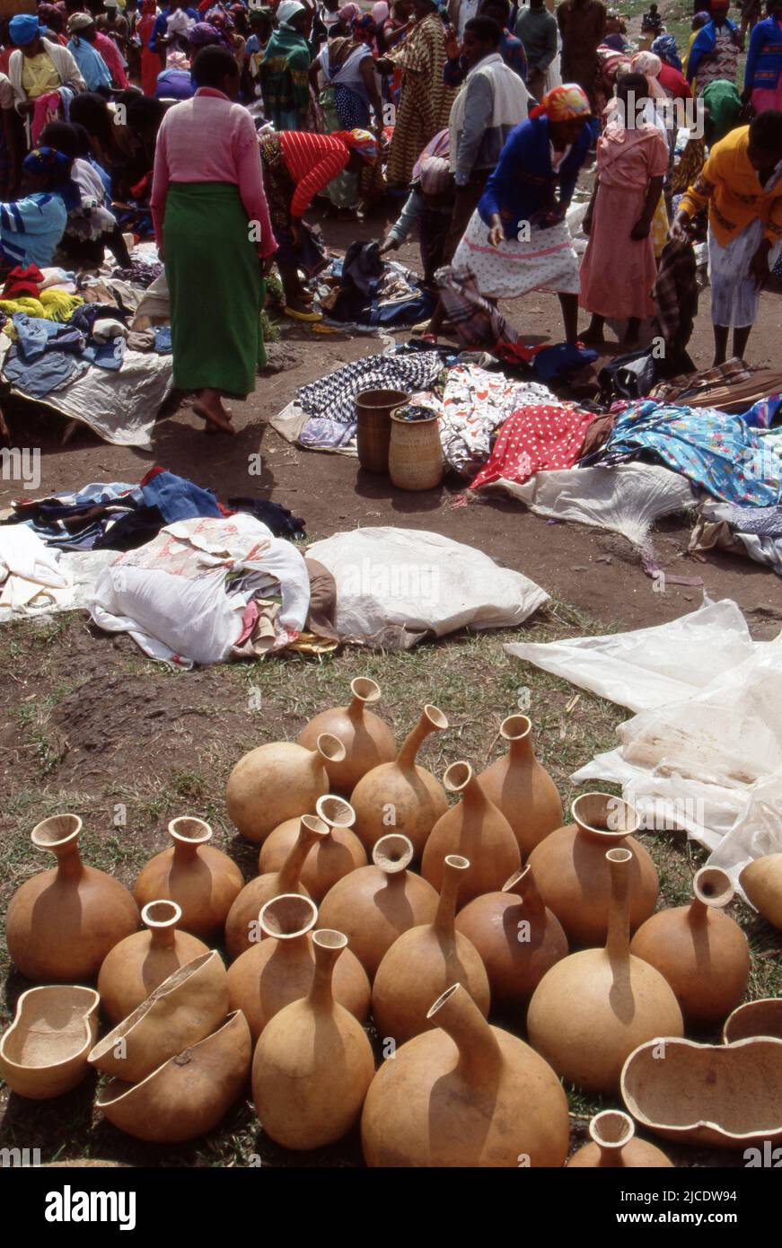 Market scene in rwanda africa hi-res stock photography and images - Alamy