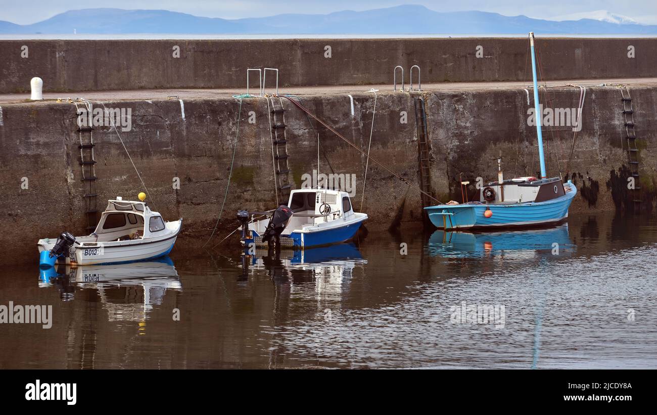 Harbour wall viewpoint hi-res stock photography and images - Alamy