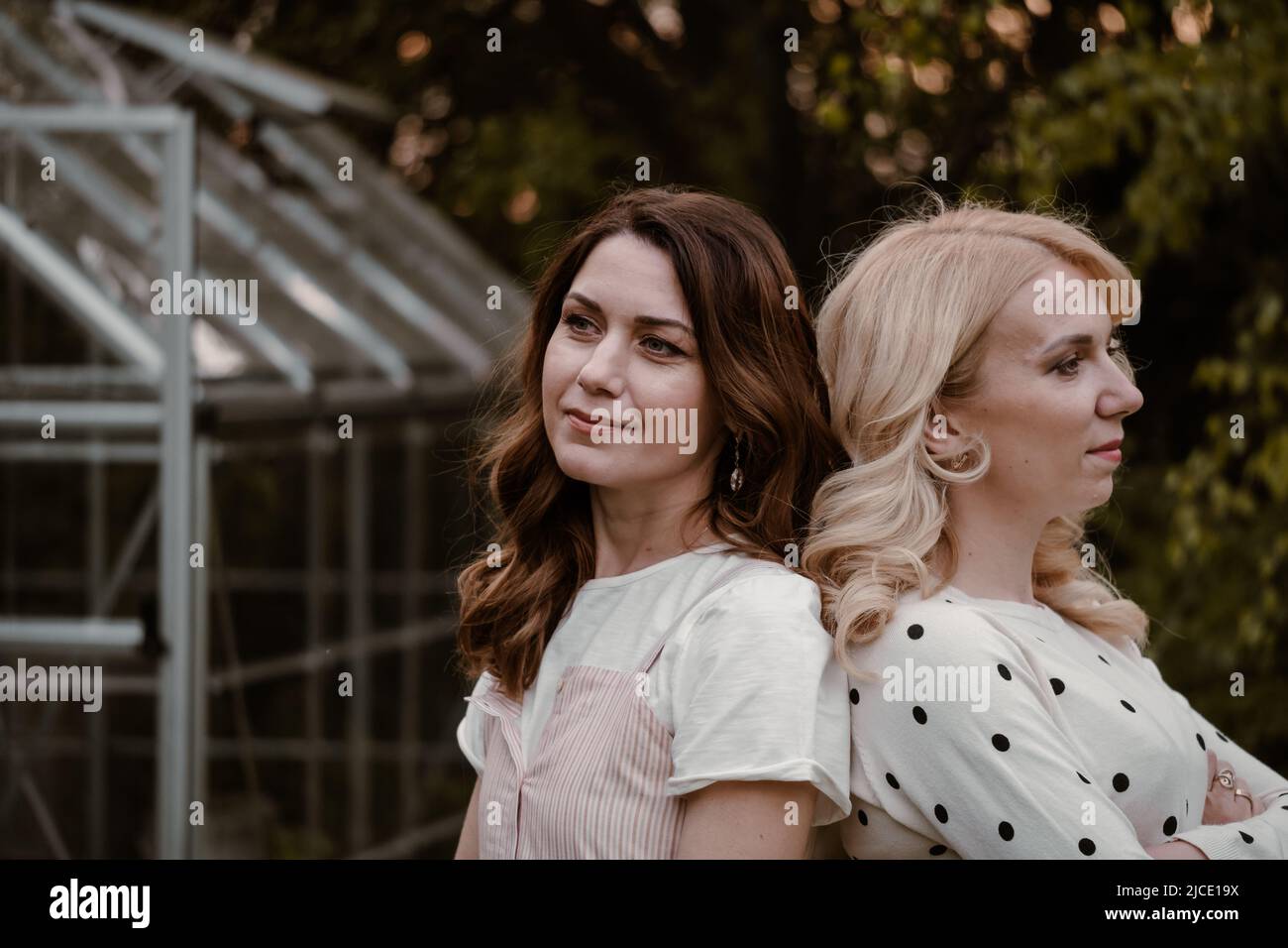 Two adult sisters family hi-res stock photography and images - Alamy