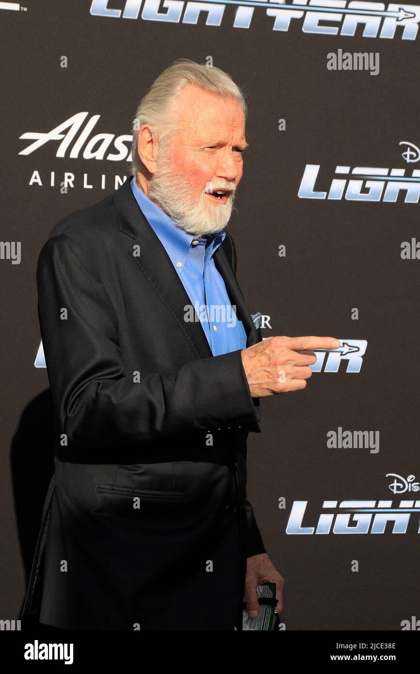 June 8, 2022, Los Angeles, CA, USA: LOS ANGELES - JUN 8: Jon Voight at ...