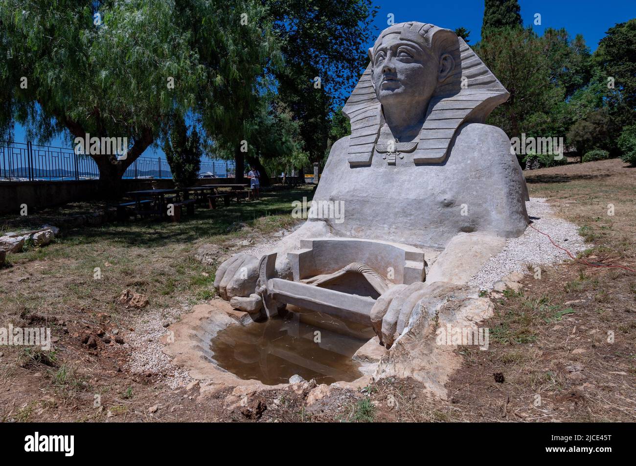 After several months of restoration work, the Sphinx statue appeared ...