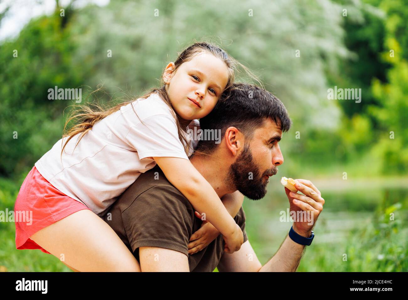 Dad and daughter back view hi-res stock photography and images - Alamy