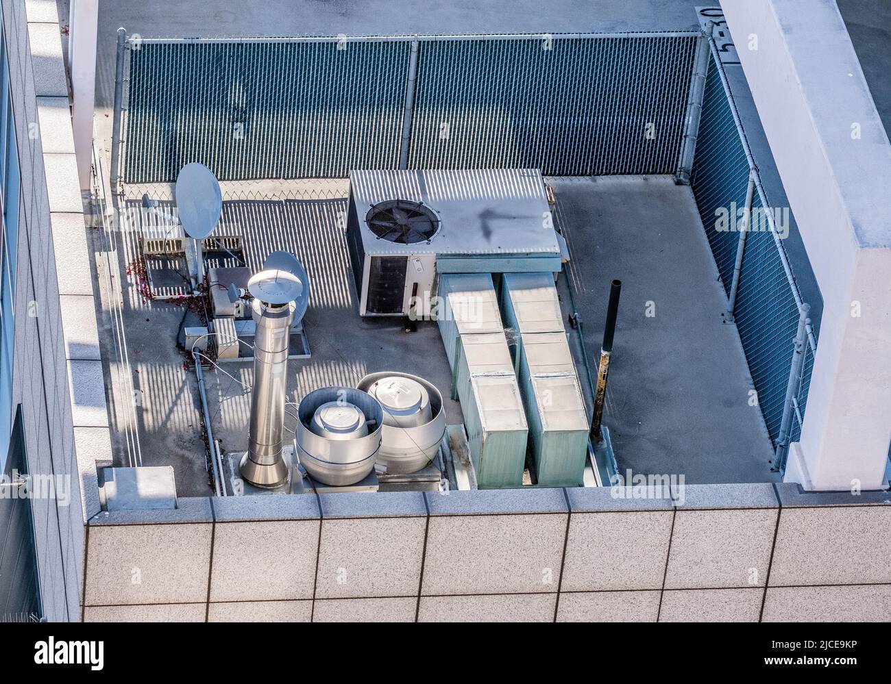 Industrial Air Conditioner on Commercial Roof Stock Photo - Alamy