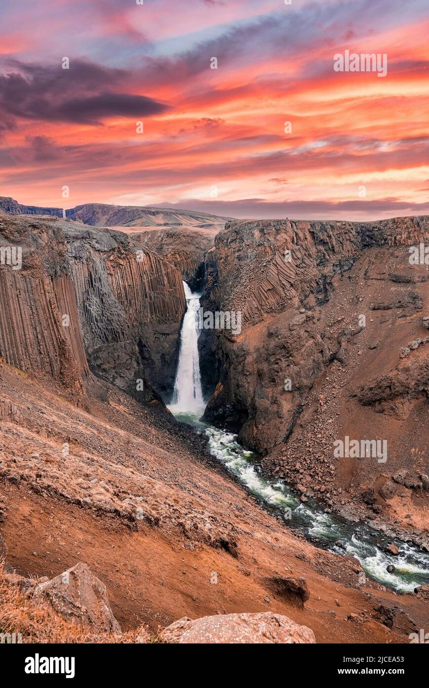 Waterfall flowing red rock cascades hi-res stock photography and images ...