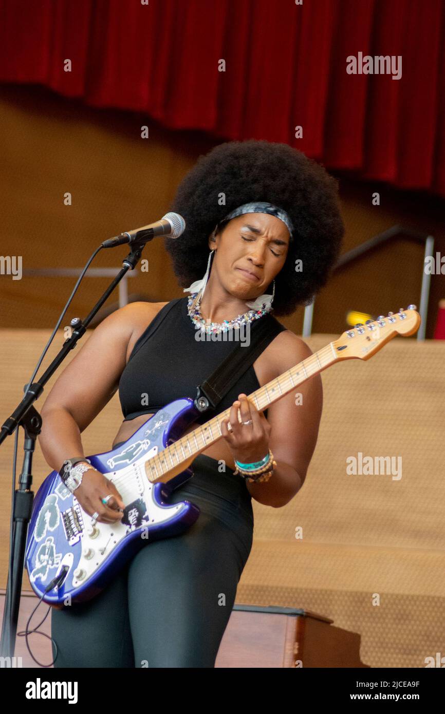 Melody angel hi-res stock photography and images - Alamy