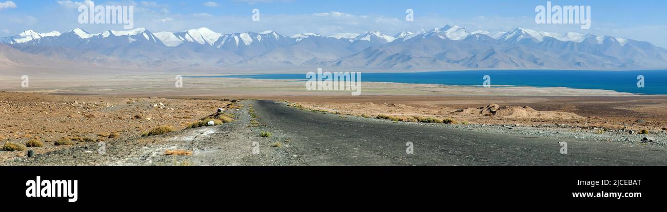Pamir highway or Pamirskij trakt, Pamir mountains and Karakul lake in ...