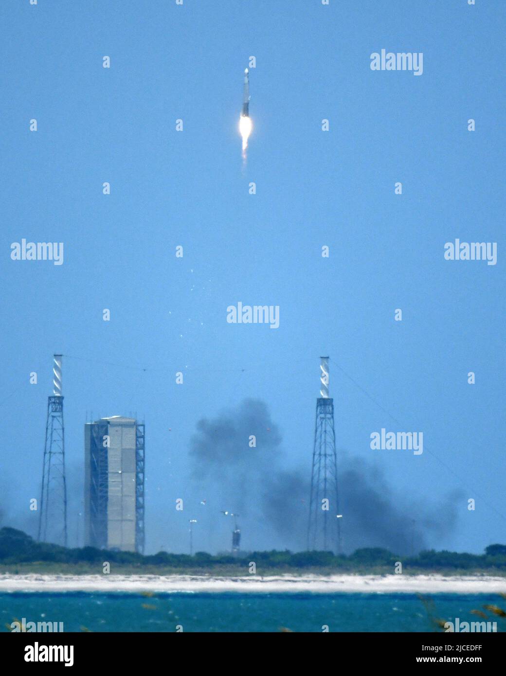 Tropics 2022 hi-res stock photography and images - Alamy