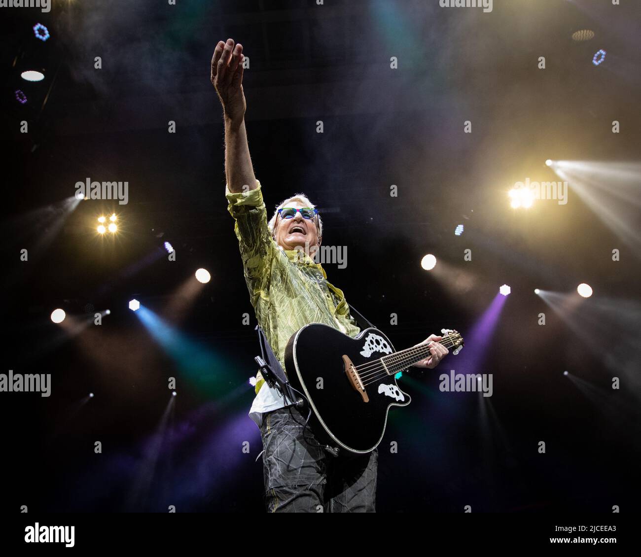 Kevin cronin reo speedwagon hi-res stock photography and images - Alamy