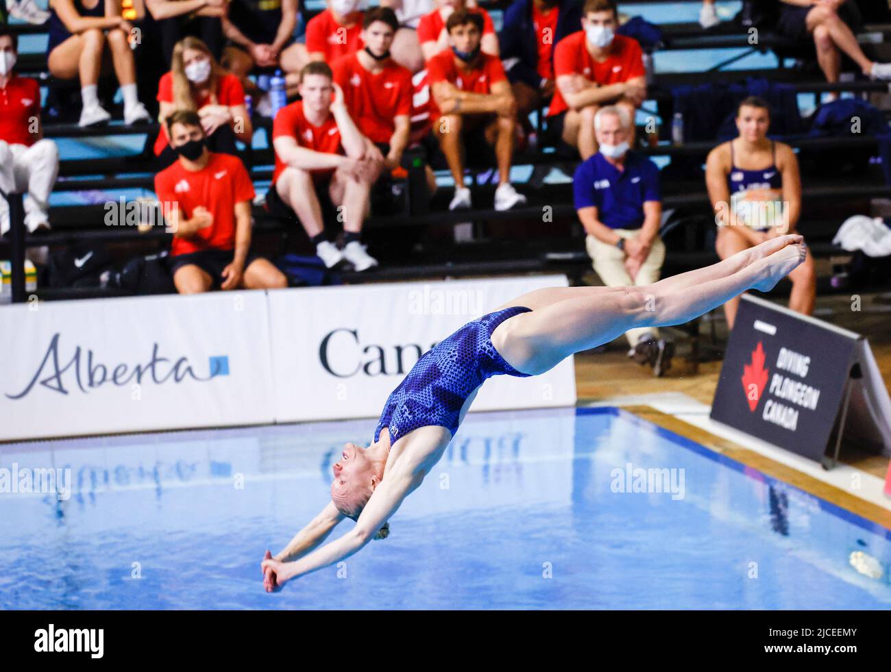 Sarah Bacon, of the United States, competes in the Women's Open 3M ...