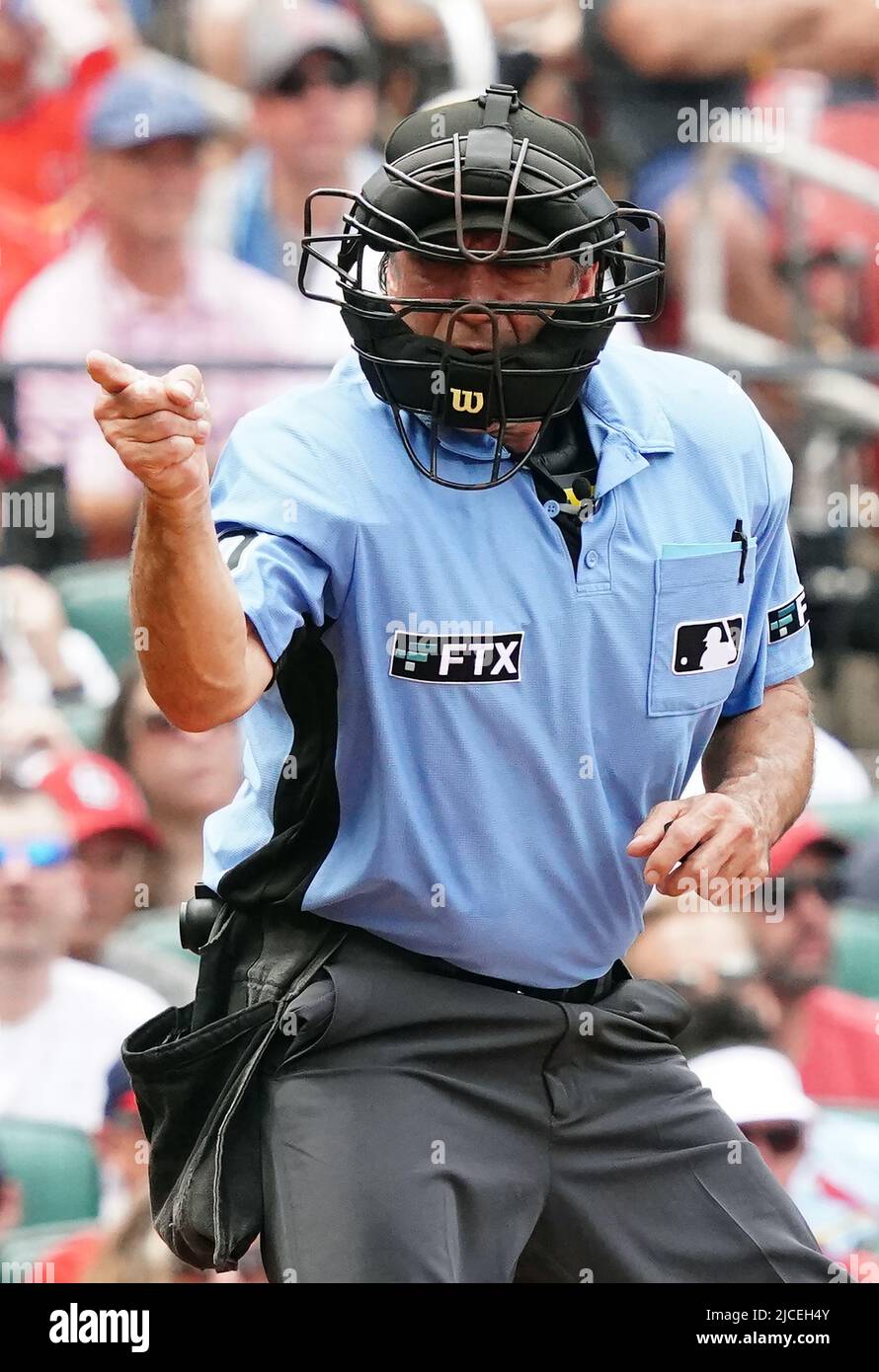 Home plate umpire phil cuzzi hi-res stock photography and images - Alamy