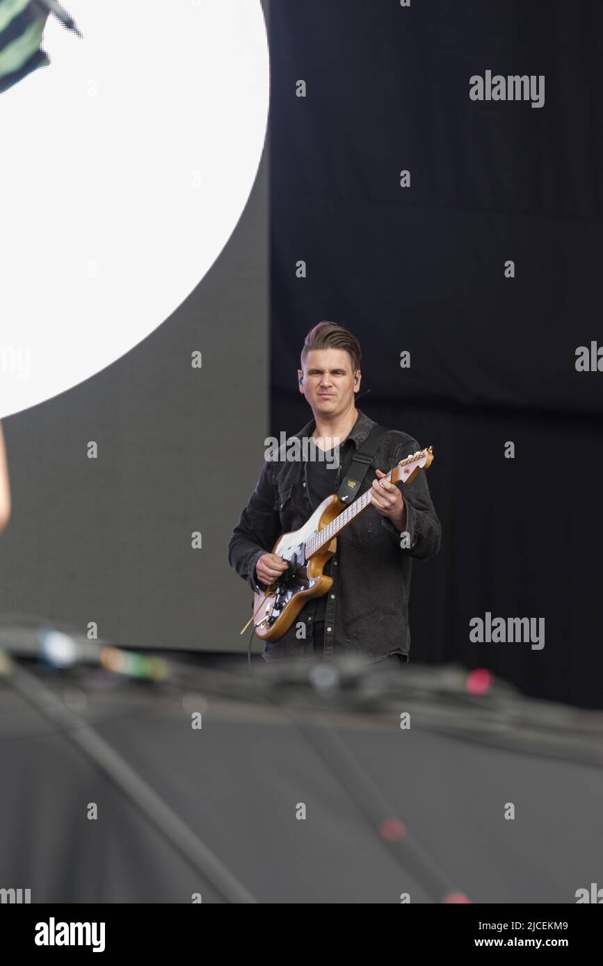 Raye singer 2022 hi-res stock photography and images - Alamy