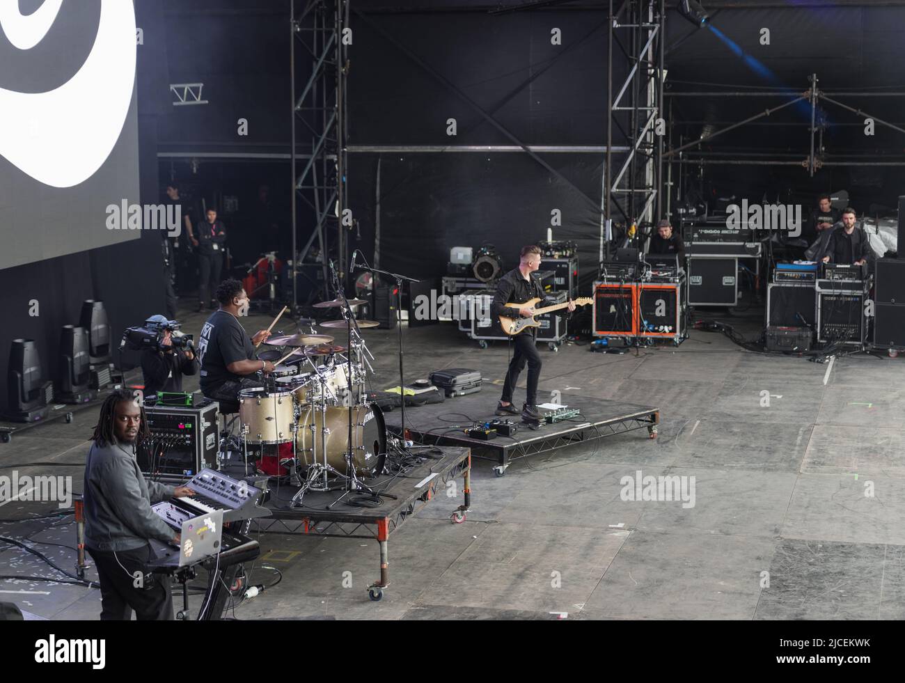 Raye singer 2022 hi-res stock photography and images - Alamy